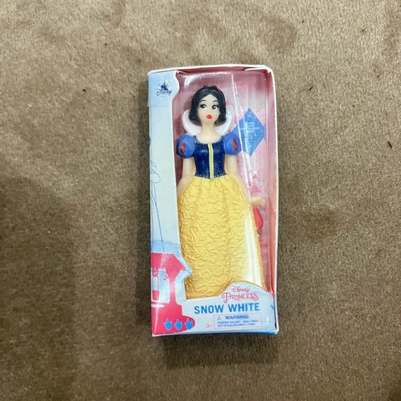Toys | Snow White Mini Figure | Poshmark